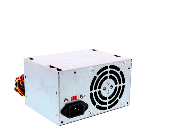 Fuente de poder de 500W con 2 conectores SATA XTECH - Mivoot